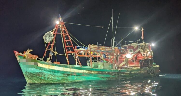 8 nelayan Vietnam dicekup tangkap ikan guna bot tempatan - Kosmo Digital