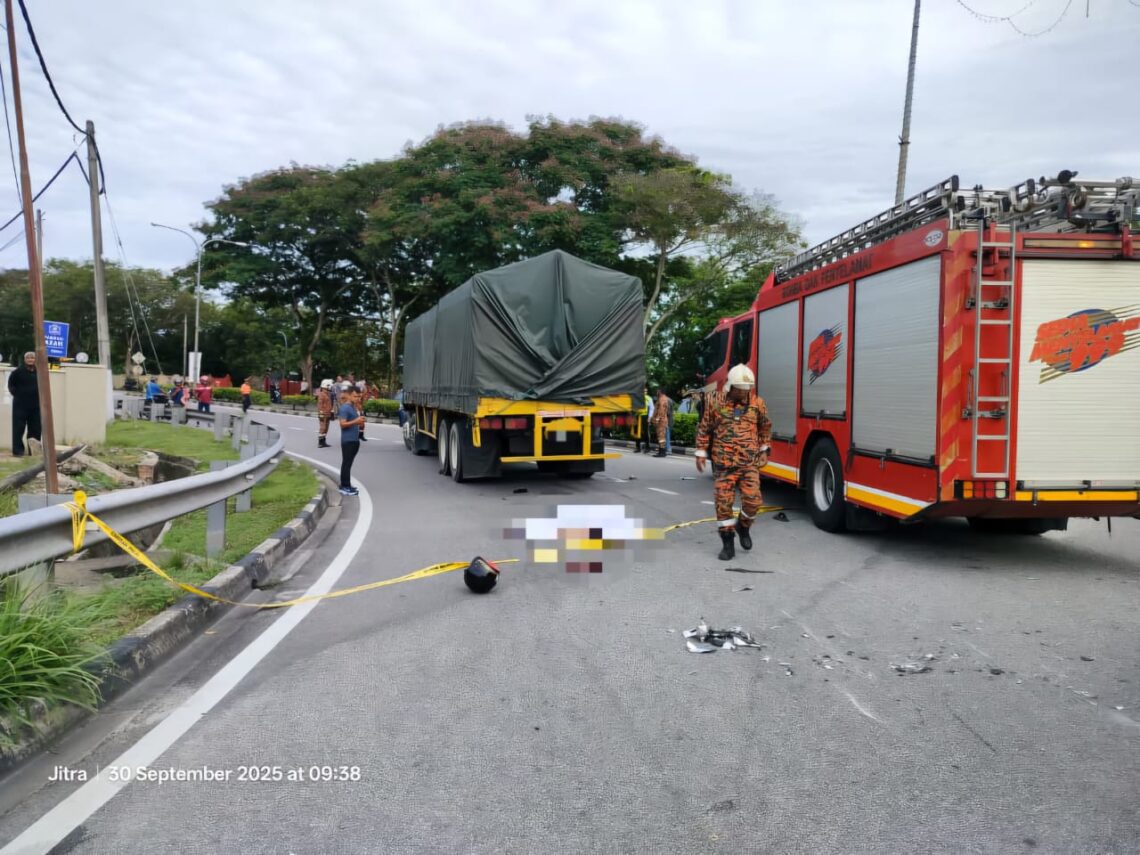 Suami isteri maut tersepit bawah lori - Kosmo Digital