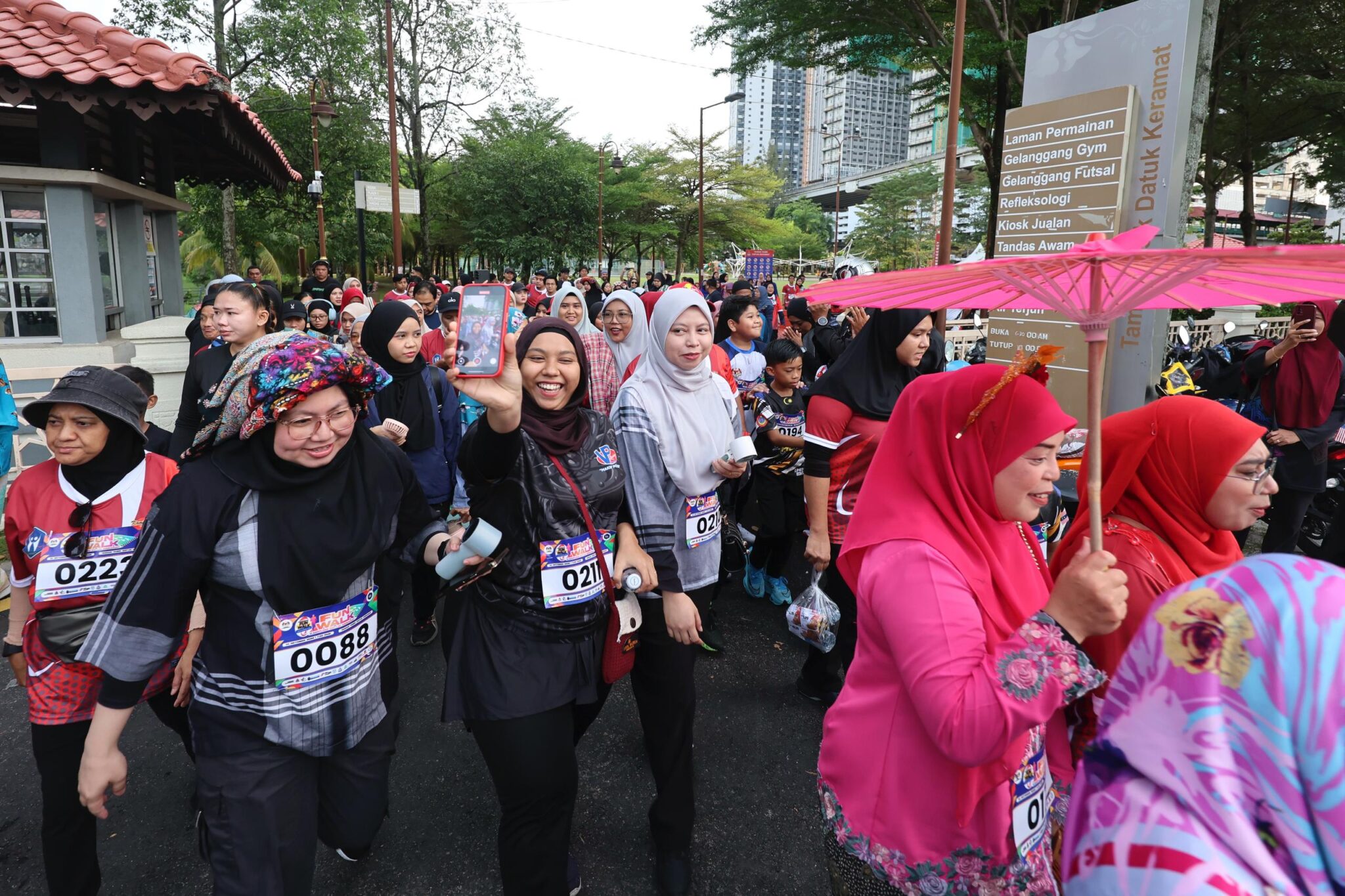 Acara Kampungku Fun Walk Datuk Keramat 2025 meriah - Kosmo Digital