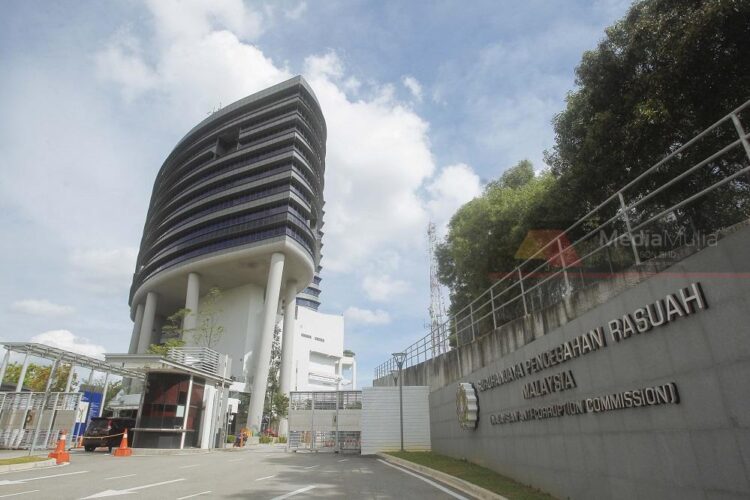 10 pegawai penguat kuasa ditahan rasuah program pemutihan - Kosmo Digital