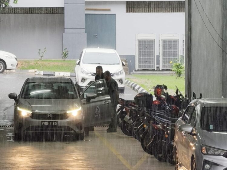 'Ada suara suruh saya pegang dia' - Kosmo Digital