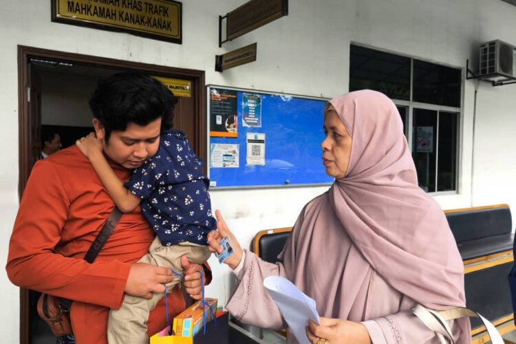 Selepas 18 bulan, adik Zayn Rayyan pulang ke pangkuan bapa - Kosmo Digital