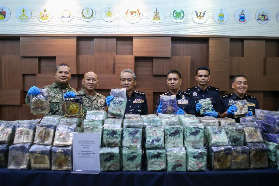 Penyeludup pikul guni syabu RM11 juta guna laluan tikus - Kosmo Digital