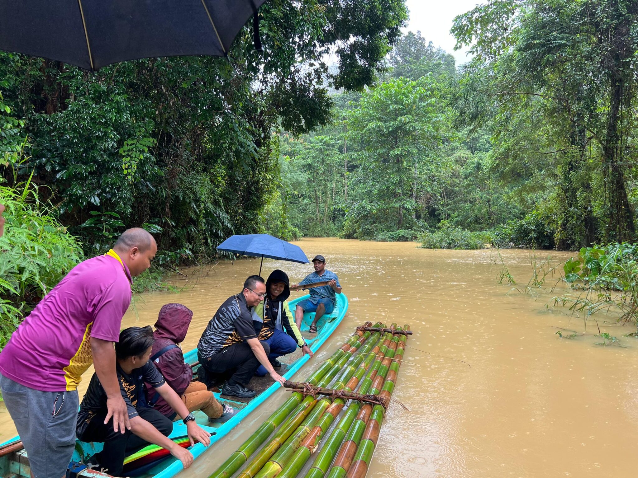 5 sungai melimpah, Orang Asli di Gua Musang terkandas - Kosmo Digital