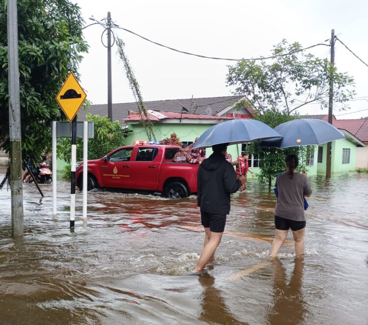 Warden penjara ditemui maut tertiarap di ruang tamu rumah dinaiki air ...