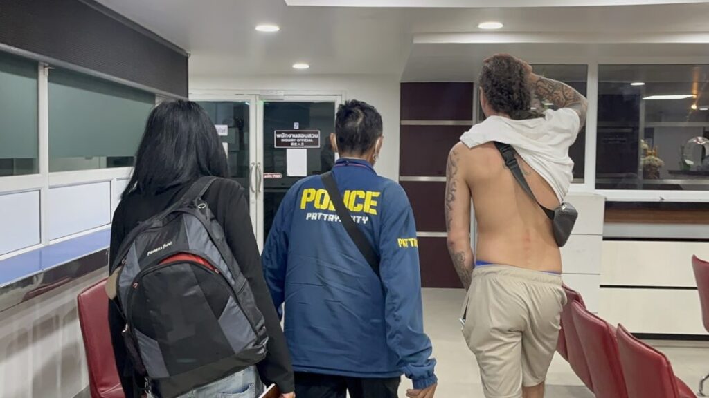 Wanita warga emas, ‘pucuk muda’ dicekup berasmara depan balai polis ...