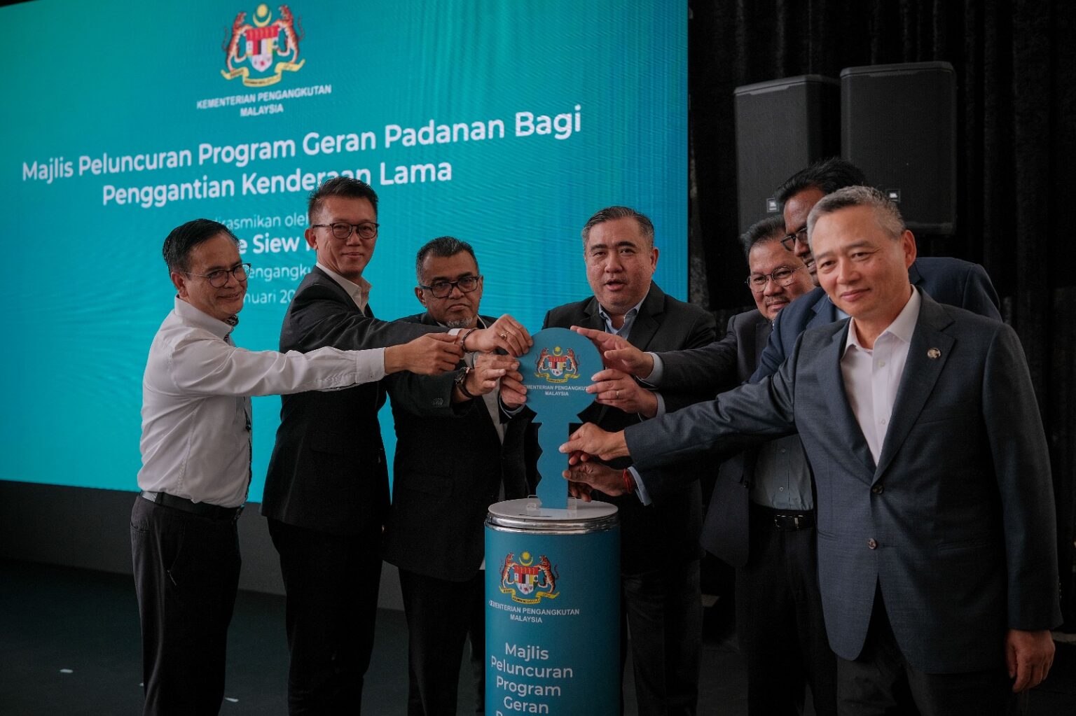 MOT perkenal skim geran padanan ganti teksi lama - Kosmo Digital