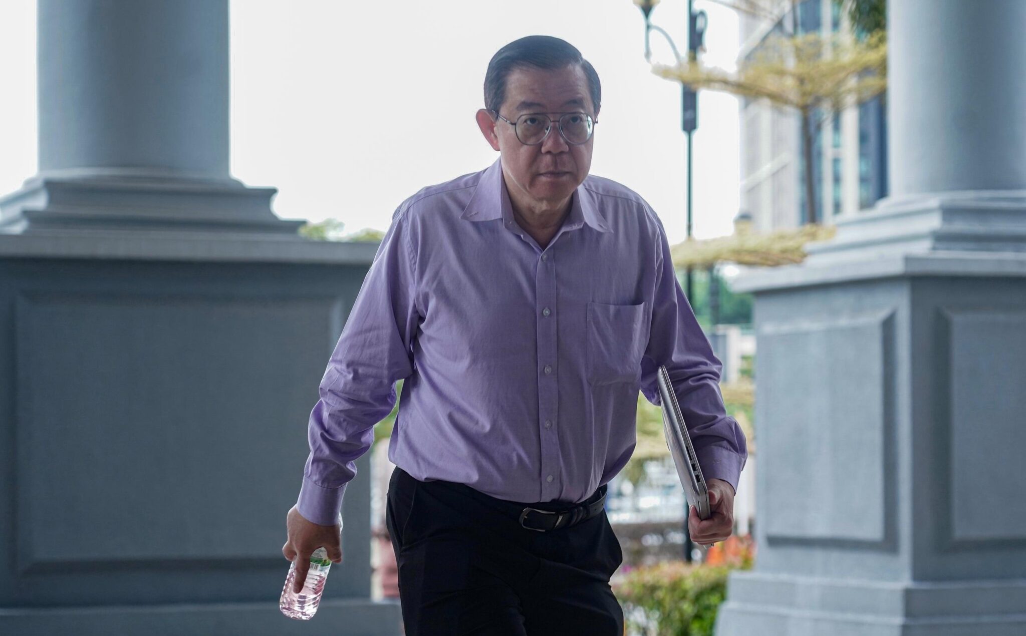 Guan Eng didakwa terima beg RM1 juta - Saksi - Kosmo Digital