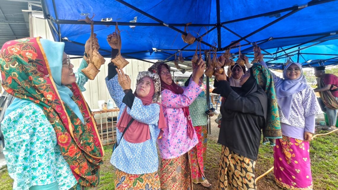 Mantai N. Sembilan meriah, penduduk 'sporting' berkain batik - Kosmo ...