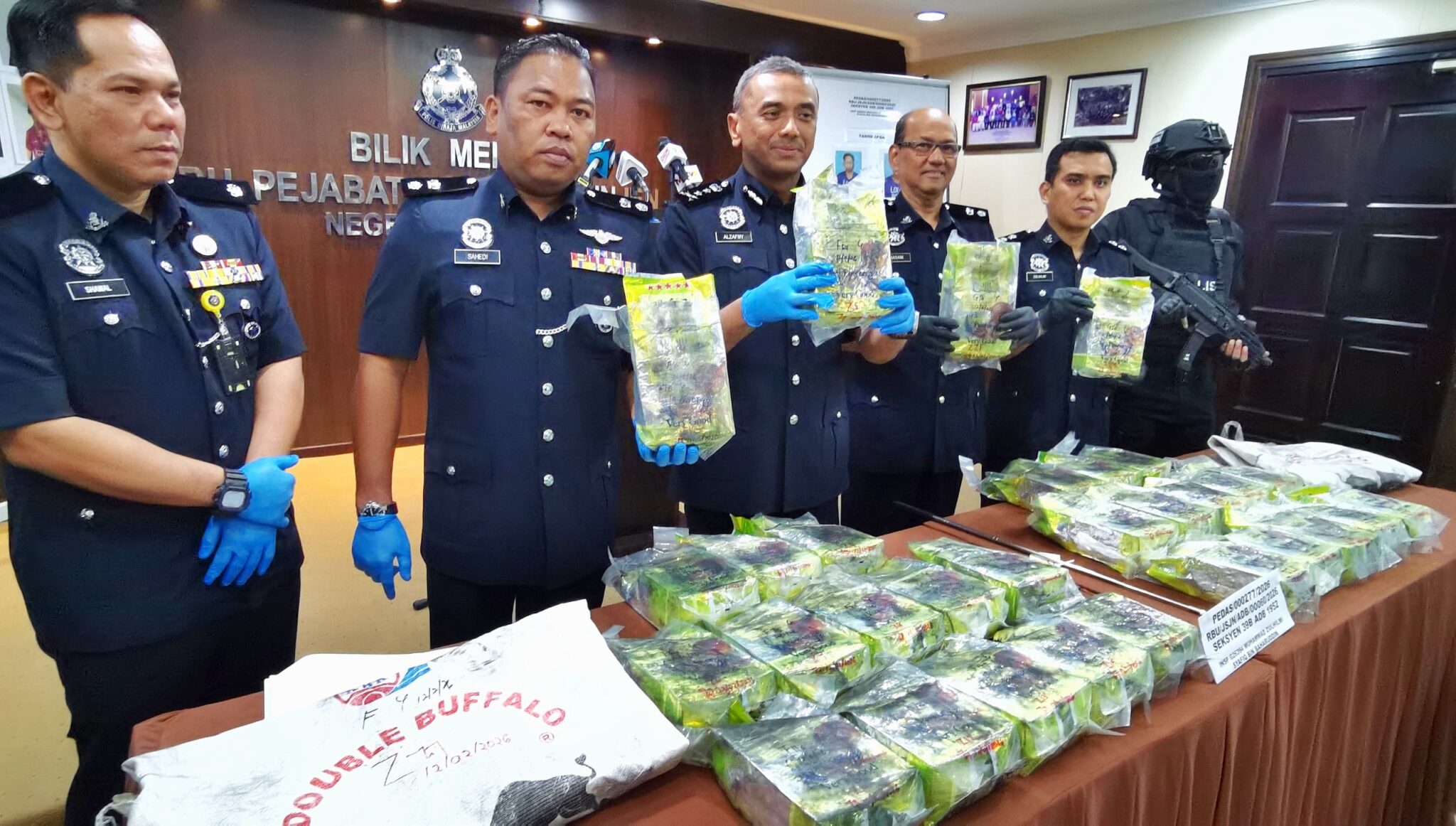 Rampas syabu RM1.56 juta di tepi lebuh raya - Kosmo Digital