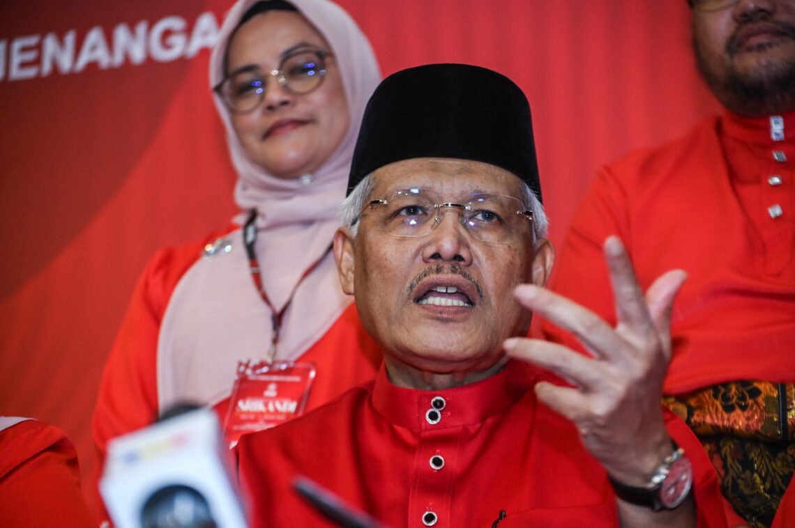 Bersatu pecat Hamzah Zainuddin - Kosmo Digital