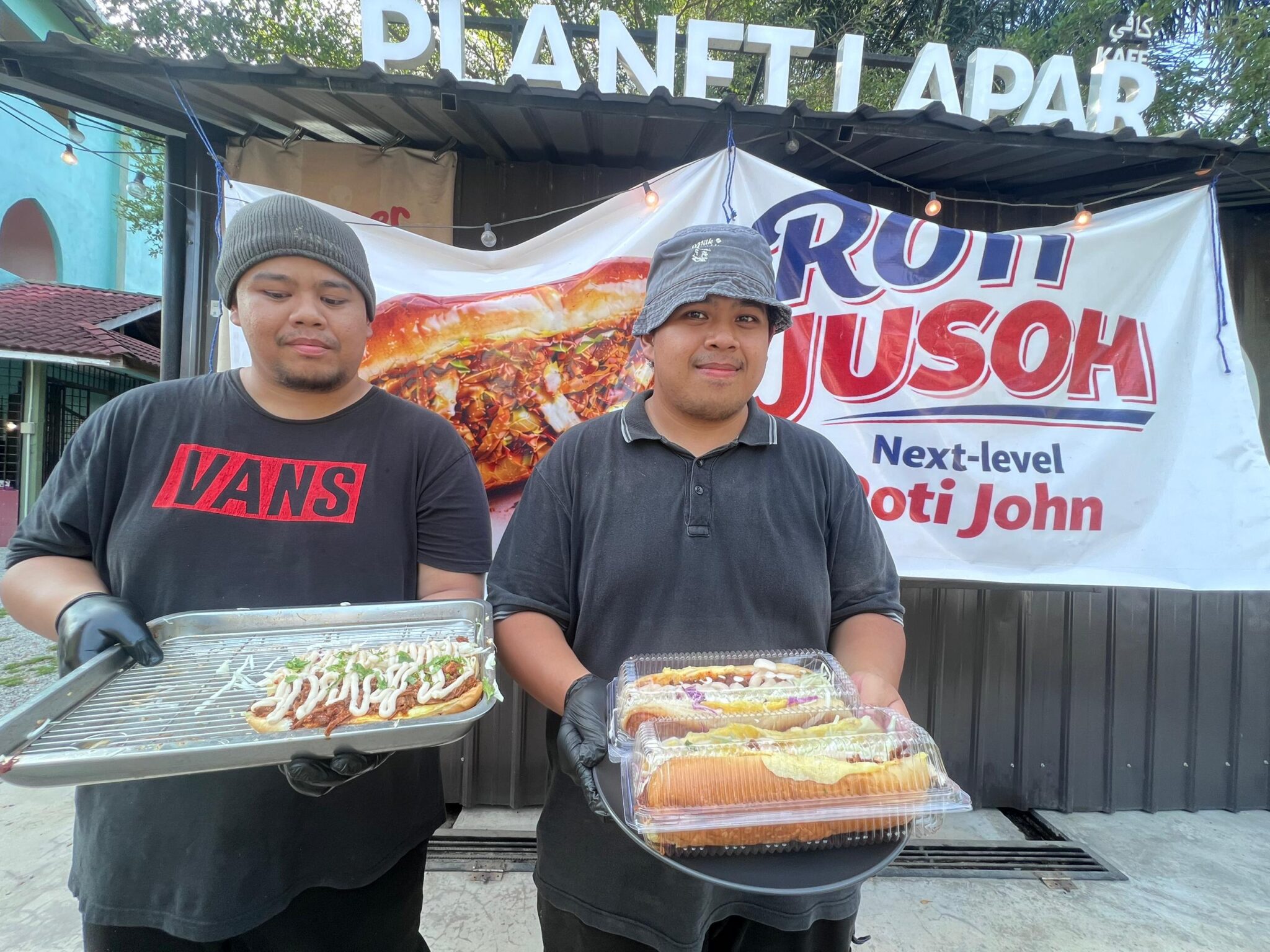 Setengah jam 80 bungkus roti Jusoh 'licin' - Kosmo Digital