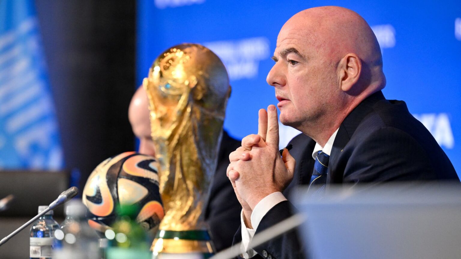 Isu perkauman: Presiden FIFA cadang kad merah - Kosmo Digital