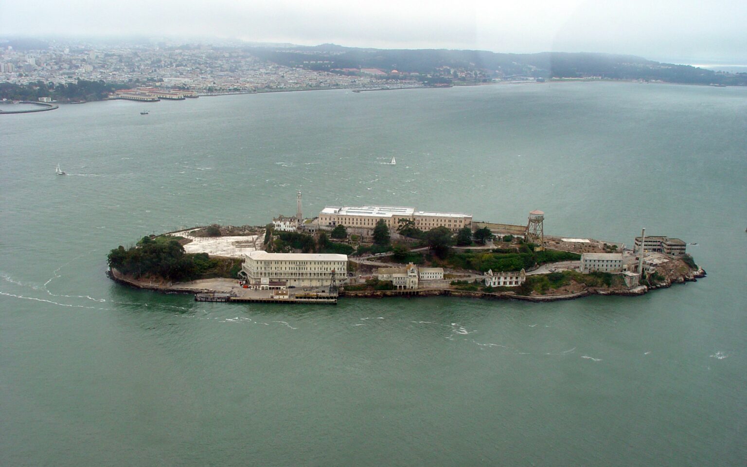 Trump minta RM600 juta, mahu bina semula penjara popular Alcatraz ...