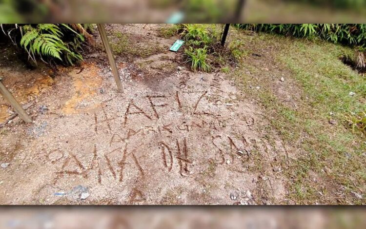 Jaslinda tinggalkan tulisan di puncak gunung - Kosmo Digital