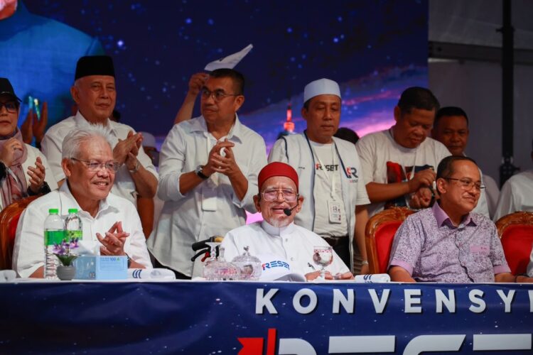 Pelantikan semula Hamzah sebagai Ketua Pembangkang melalui musyawarah ...