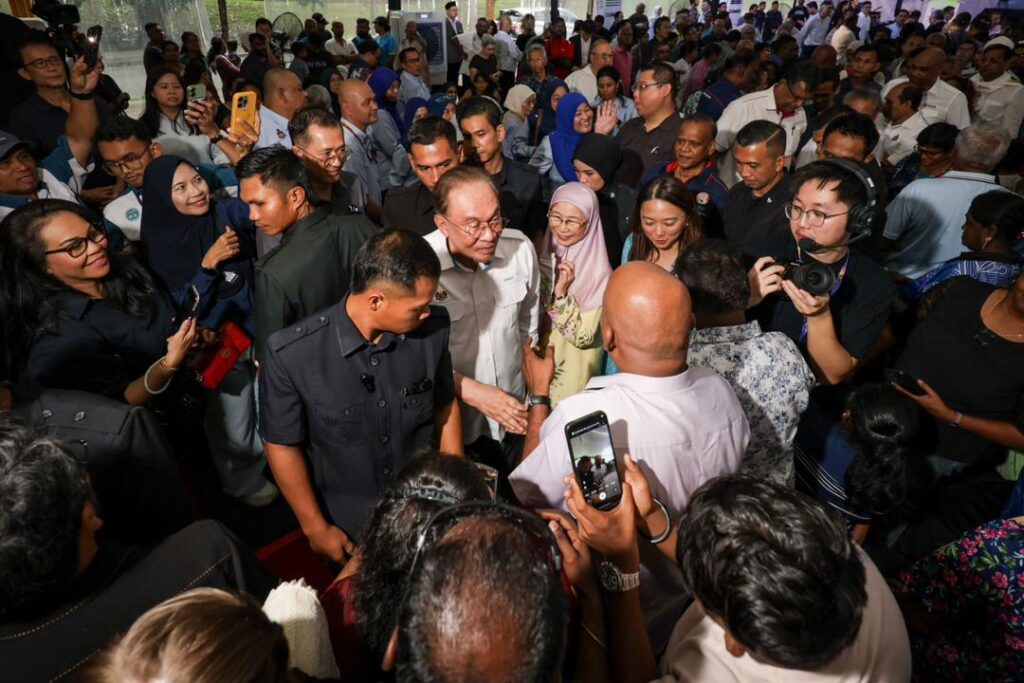 Isu Rumah Panjang Bukit Kiara bukti orang miskin boleh menang - Anwar ...