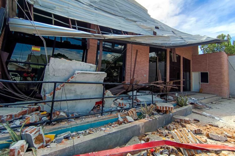 Gempa kuat, cetek gegar Indonesia - Kosmo Digital