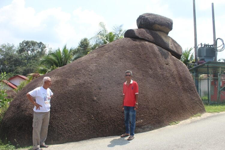 Misteri batu bertingkat di Rembau - Kosmo Digital