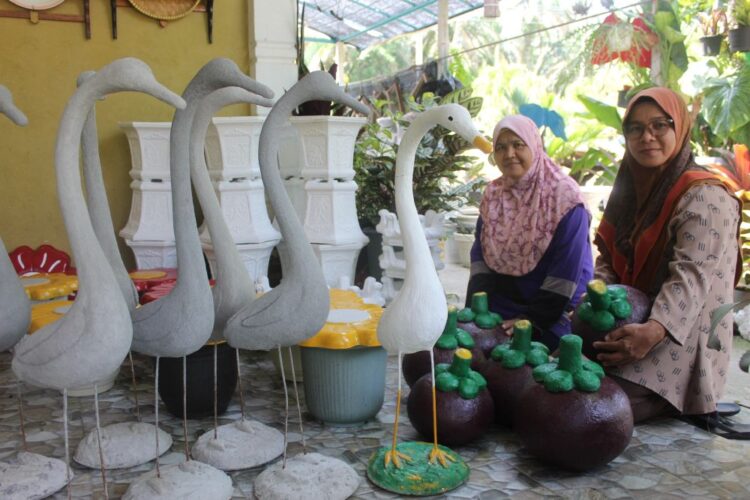 Kawan, anak punca Zainab banyak duit - Kosmo Digital