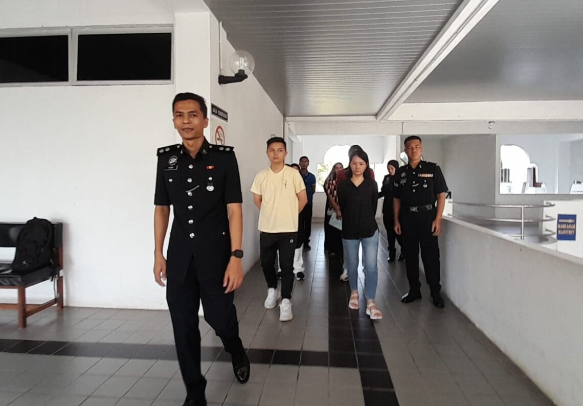 8 termasuk lima wanita dituduh jadi keldai akaun - Kosmo Digital