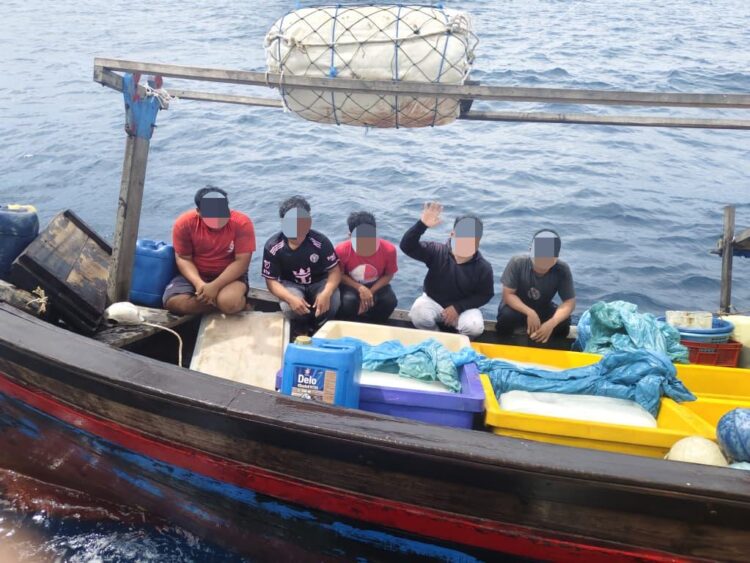 Maritim tahan bot nelayan asing, sangkar ikan bernilai RM2 juta - Kosmo ...