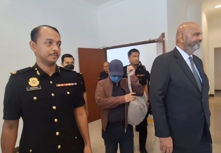 Ahli Ikram didakwa 158 pertuduhan suapan RM98.2 juta - Kosmo Digital