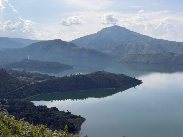 Melihat keindahan Danau Toba dan Pulau Samosir - Kosmo Digital