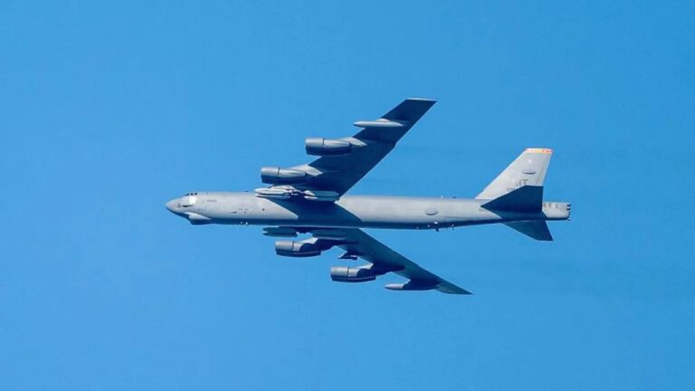 8 maut, pesawat pengebom nuklear Amerika terhempas - Kosmo Digital